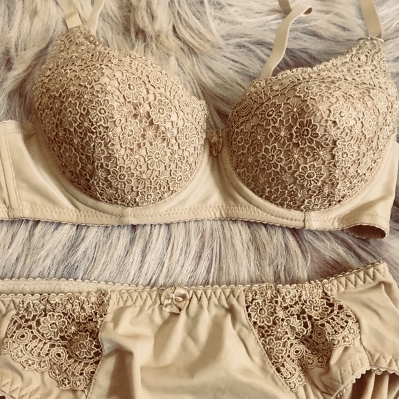 QT Intimates | Intimates & Sleepwear | Golden Bra Panty Set Vintage New ...